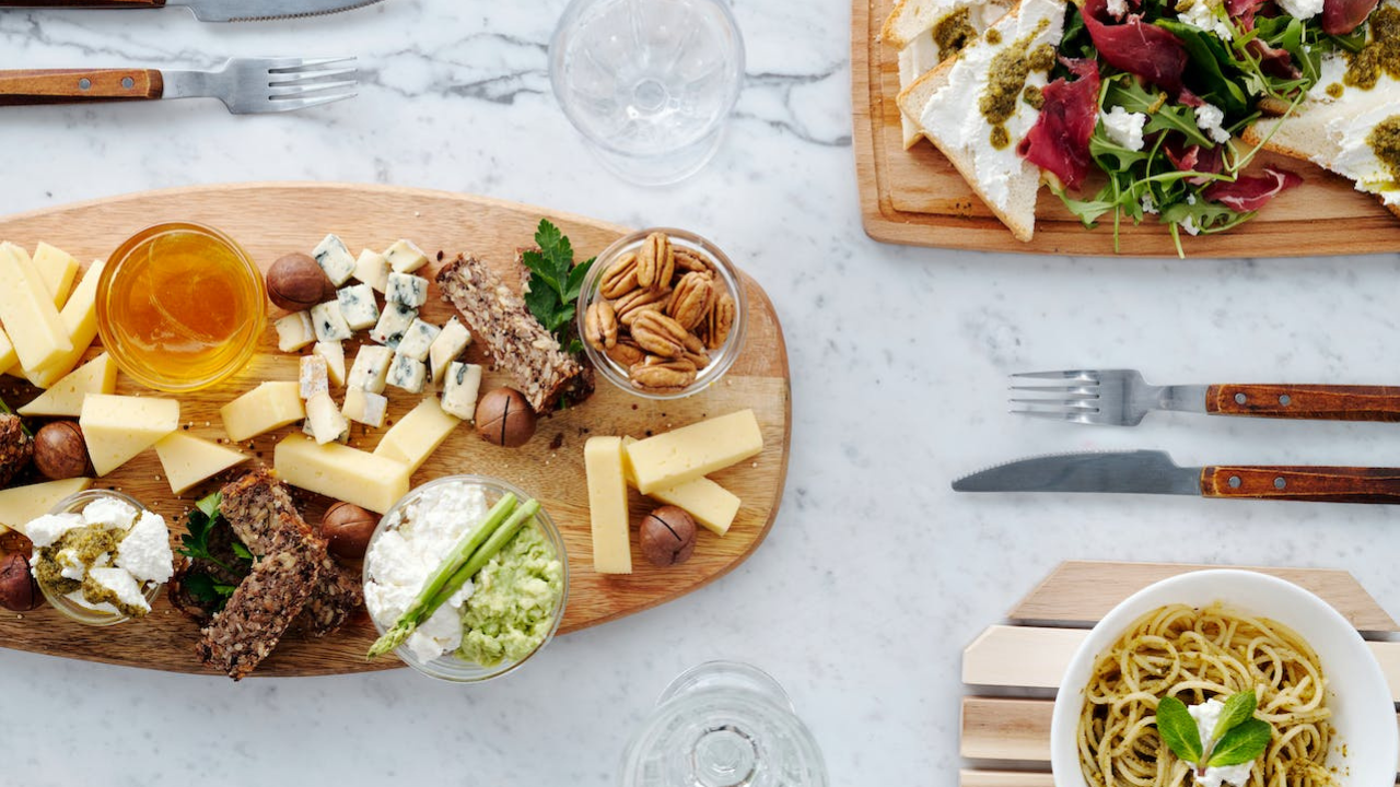 How To Make A Cheeseboard | Britannia Cheese