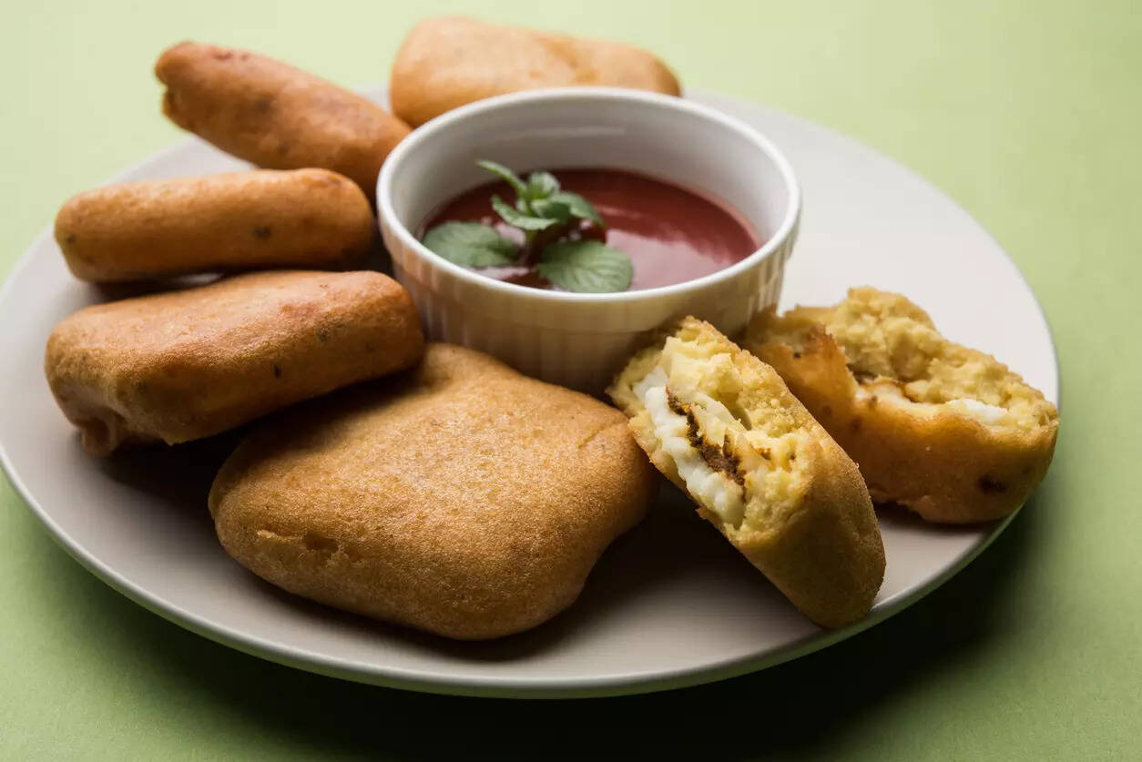 Paneer Pakoda Recipe: Paneer Pakoda For Snacks: Where Cheese Meets ...